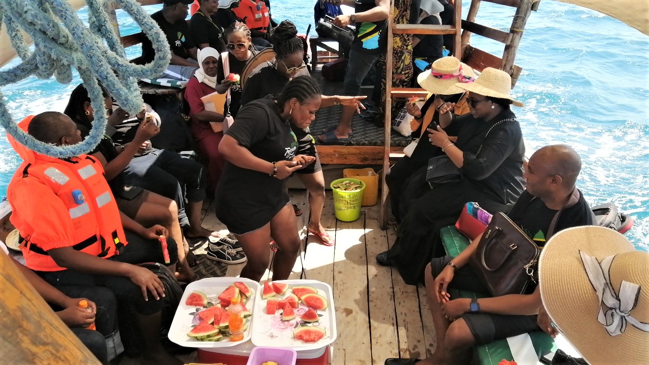 Zanzibar Dhow Breakfast Safari - ZANZIBAR PALM TOURS AND SAFARIS